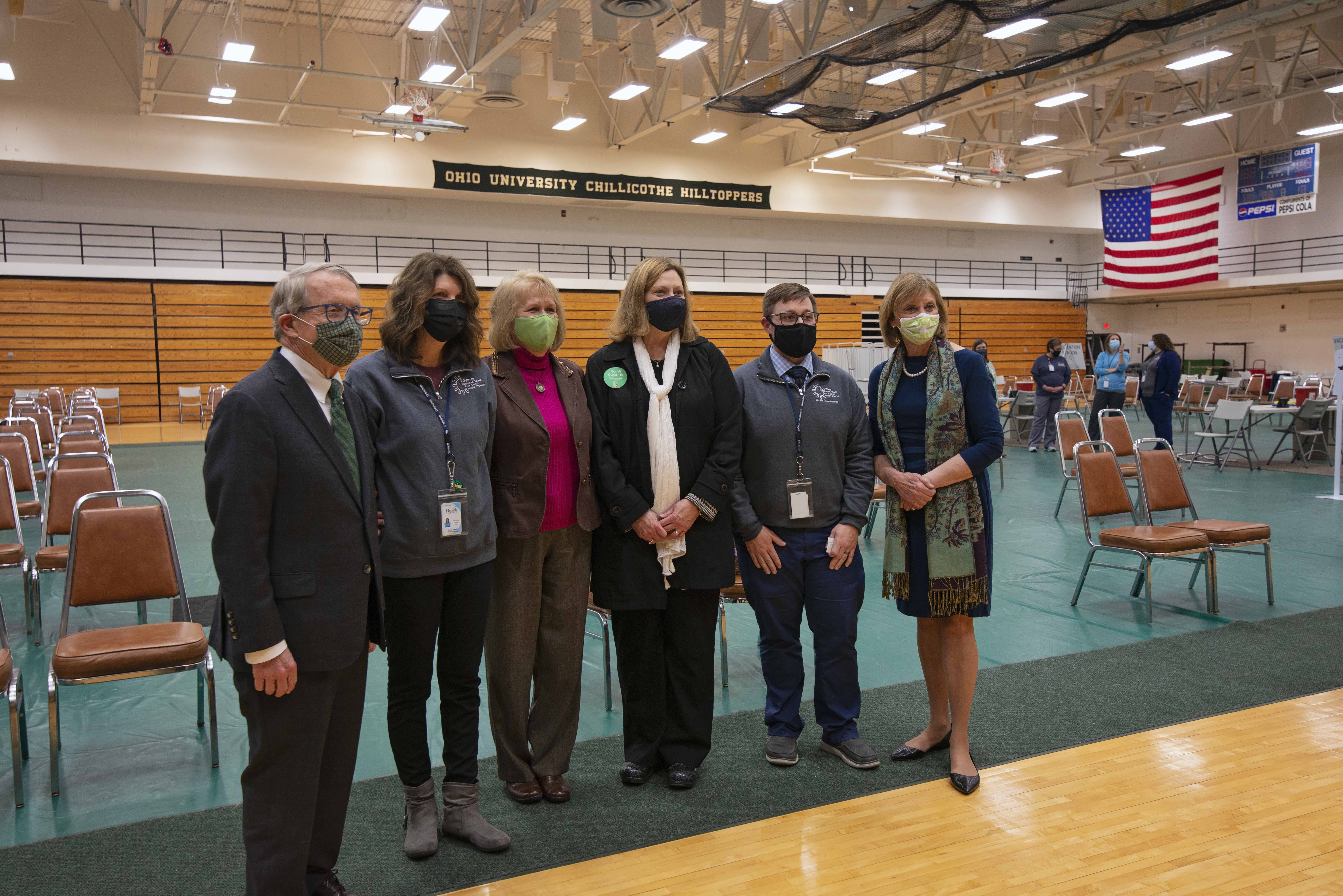 Ohio governor, first lady visit vaccination clinic at Chillicothe campus