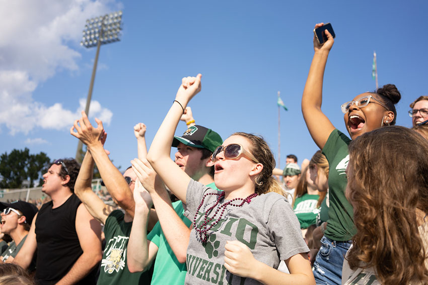Get ready to stand up and cheer: Homecoming Week 2022 kicks off Oct. 3