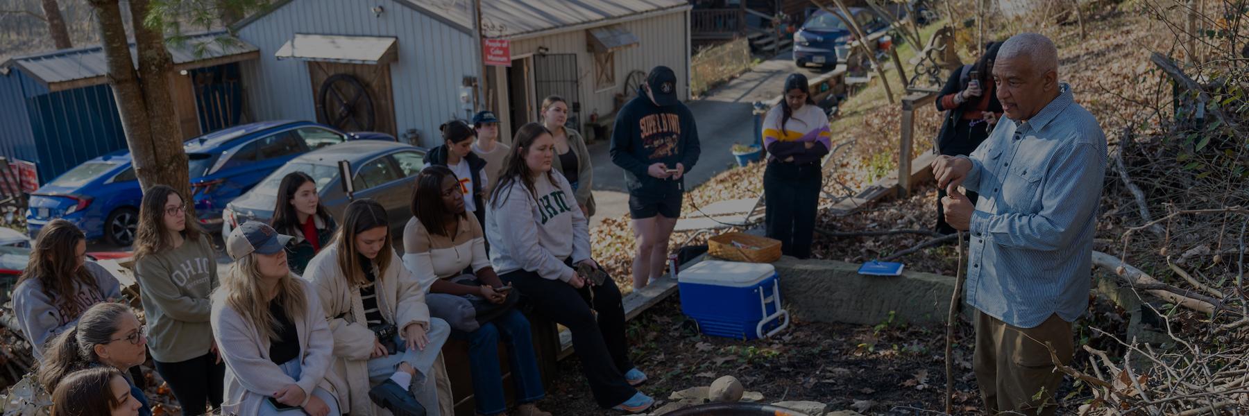 Undergraduate Programs in the Voinovich School | Ohio University